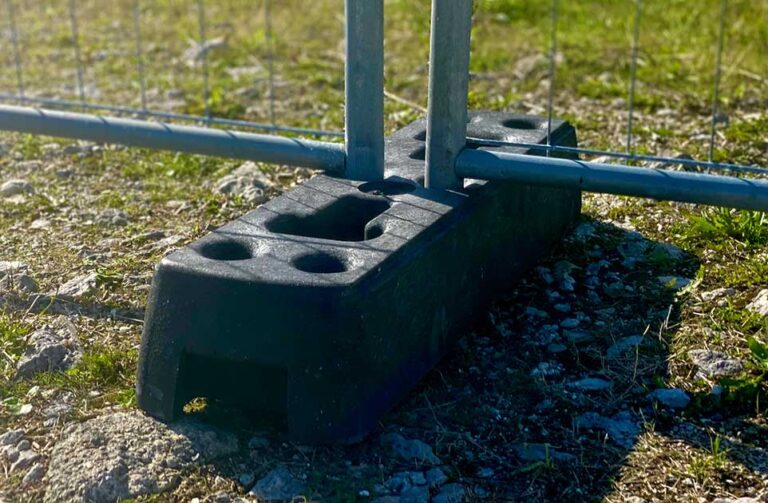 Plot en beton pour barrière chantier
